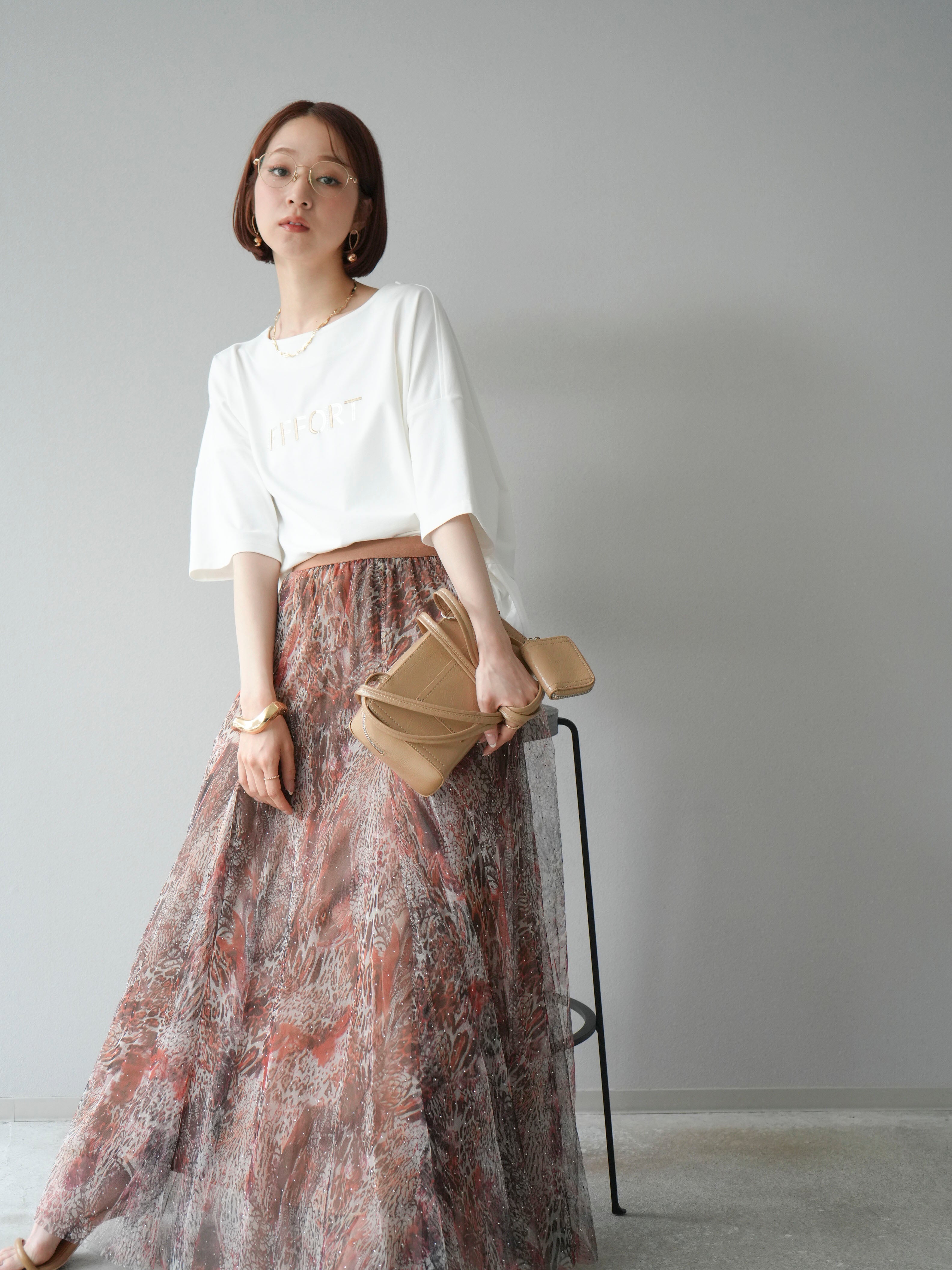 [SET]異素材メタリックロゴ刺繍×プリントTシャツ+ニュアンス柄チュールレイヤードプリーツスカート(2set) – Lumier