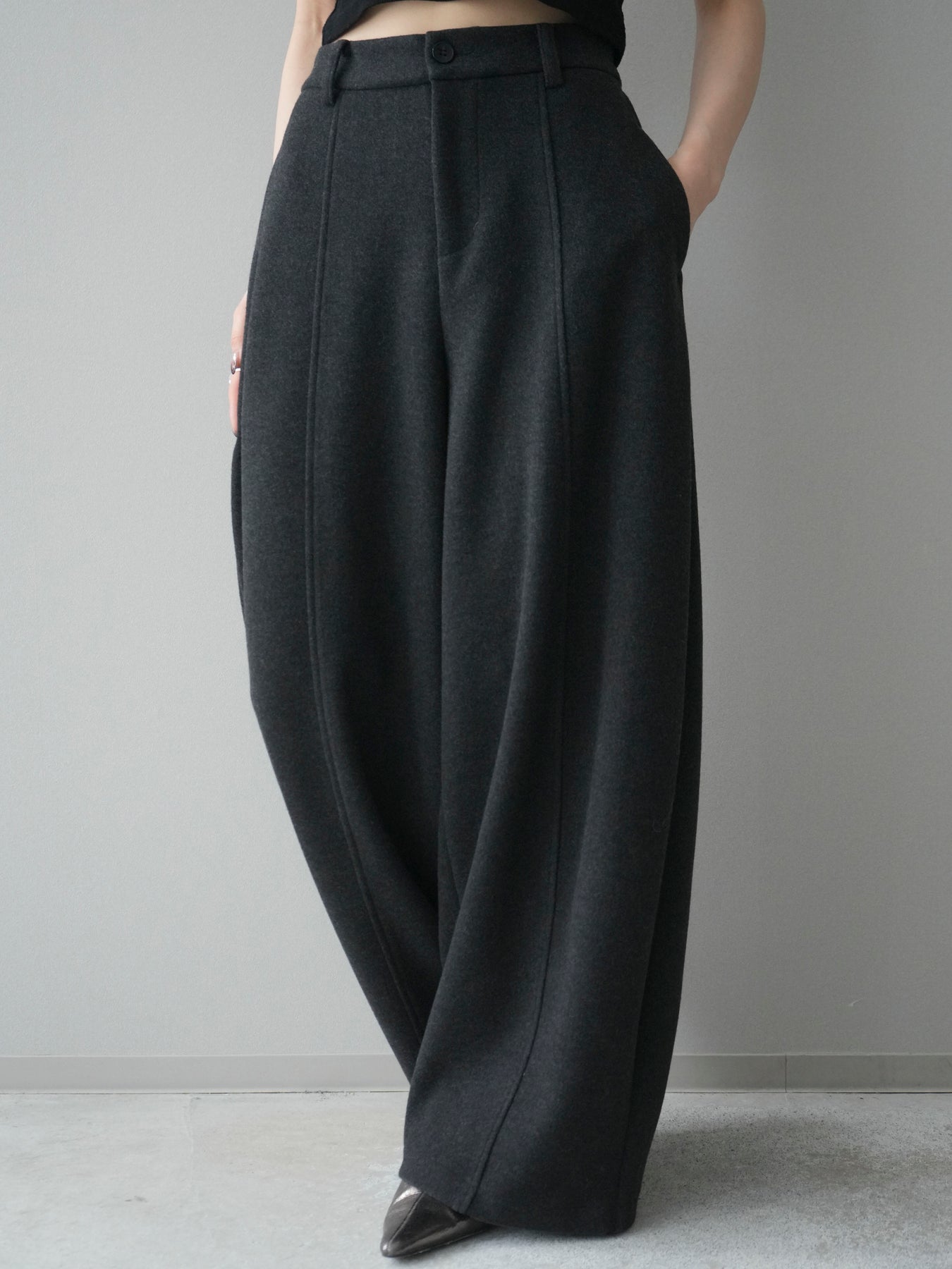 [予約]ウールタッチカーブパンツ/darkgray – Lumier