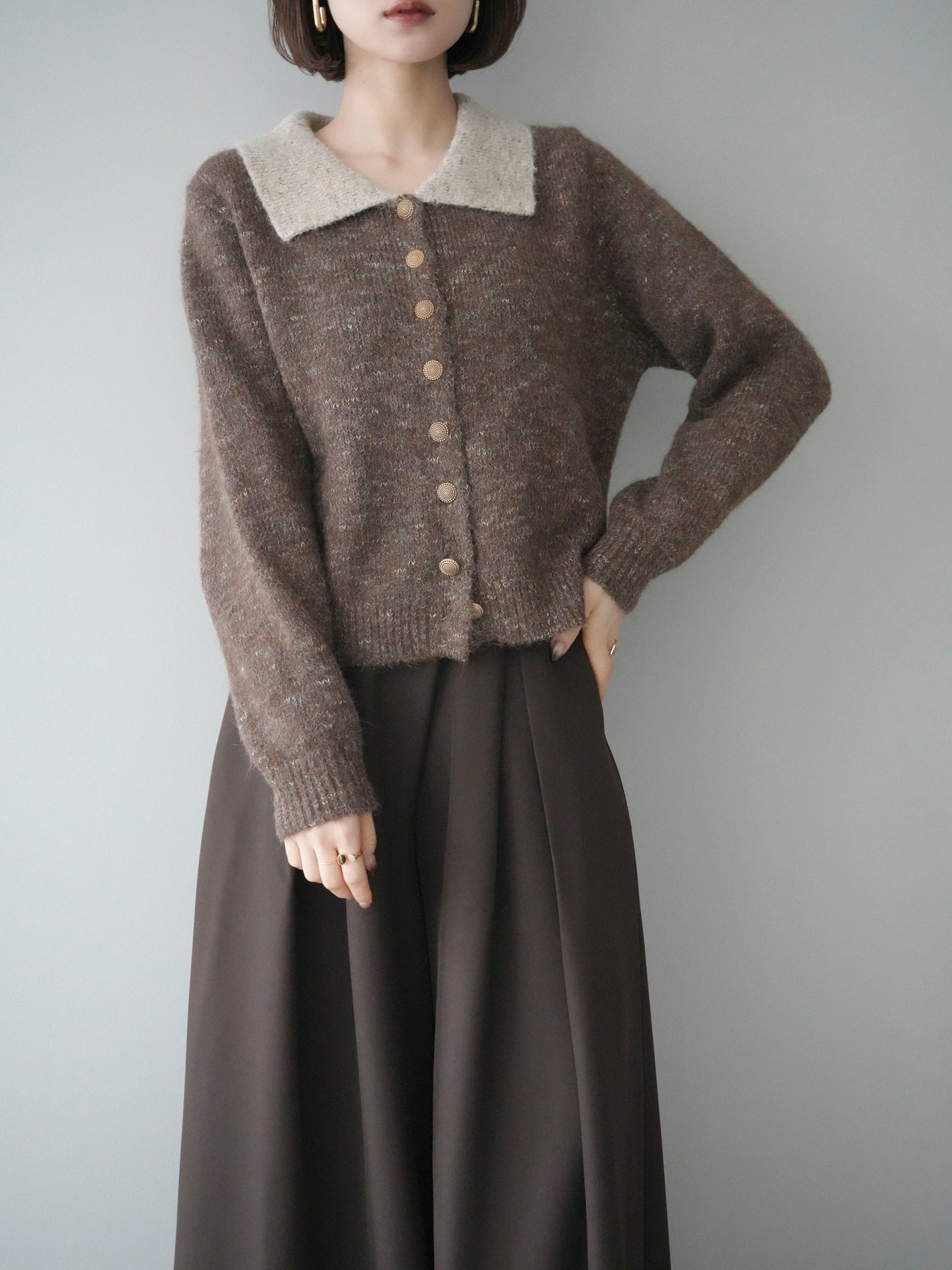 [予約]アンティークボタン配色襟ネップニットカーディガン/brown – Lumier