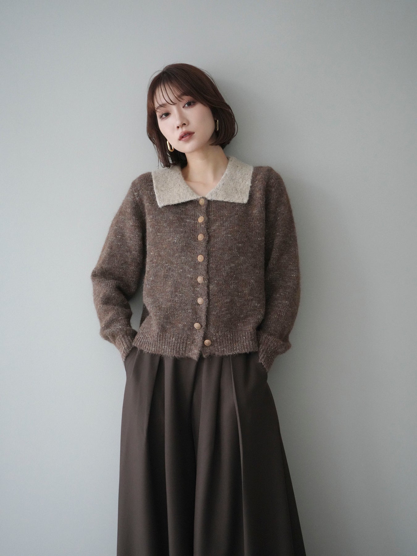 [予約]アンティークボタン配色襟ネップニットカーディガン/brown – Lumier