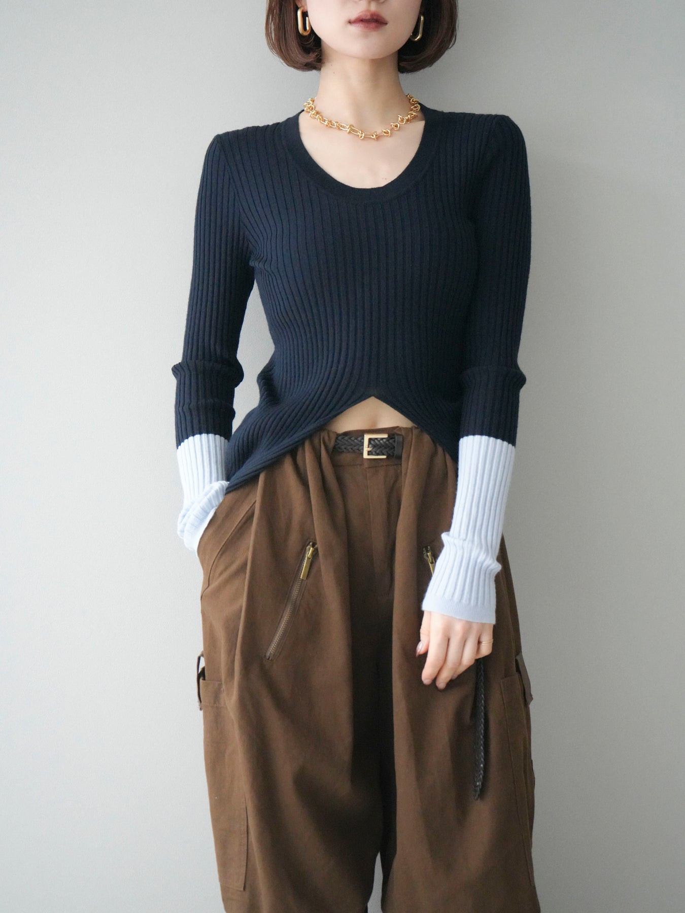[予約]袖配色ランダムリブフロントスリットニットトップス/navy – Lumier