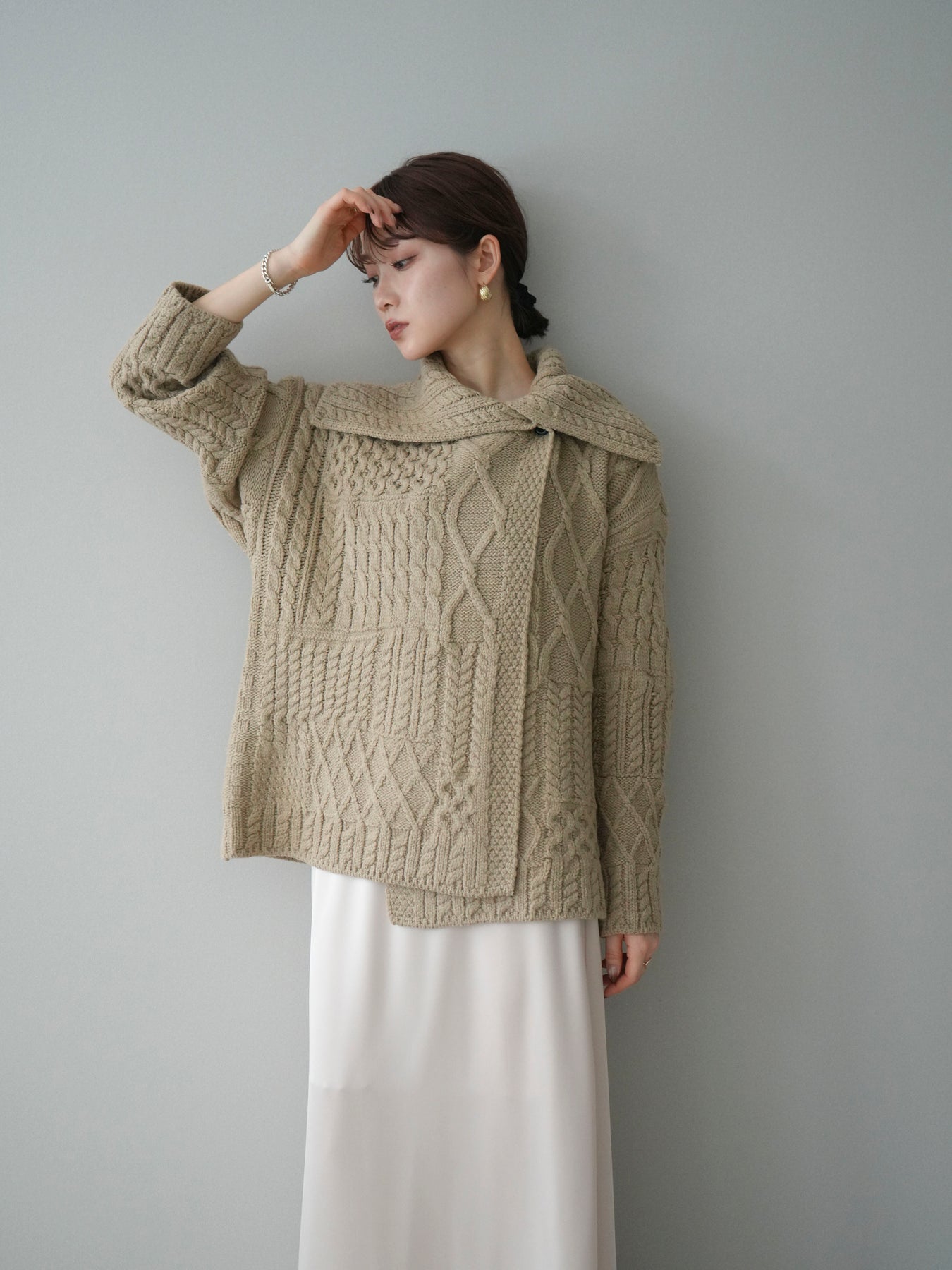 [予約]ケーブル編みデザインニットカーディガン/beige – Lumier